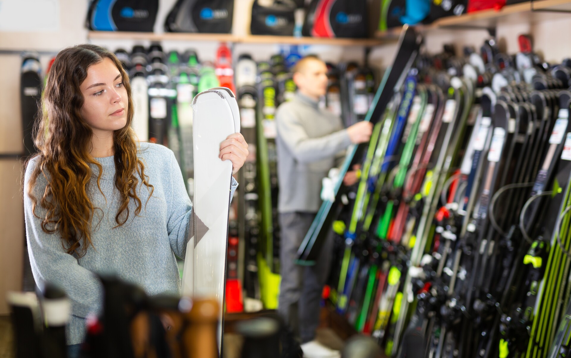 Skiausrüstung leihen oder kaufen - Entscheidungshilfe & Tipps